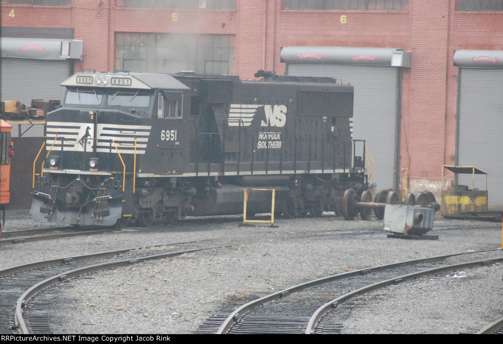 NS SD60E 6951